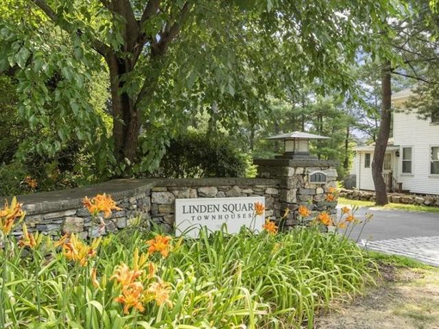11 Oak St Unit 33, Wellesley, MA 02482