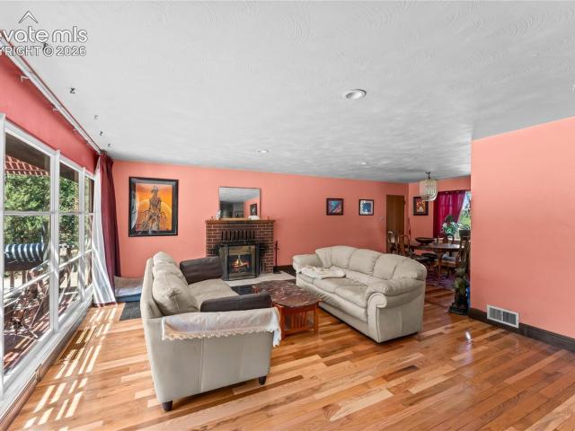 11 Oak Place