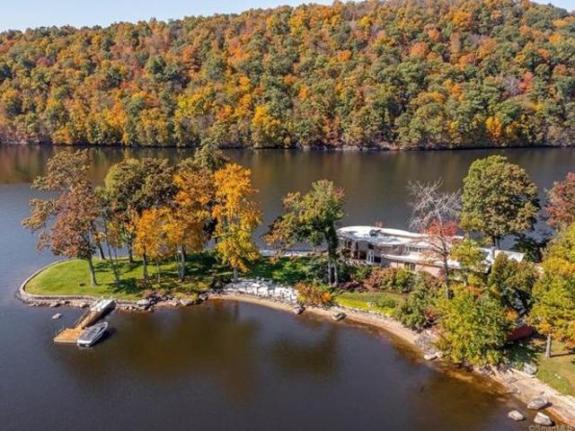 11 Oak Pt Clb, New Milford, CT 06776