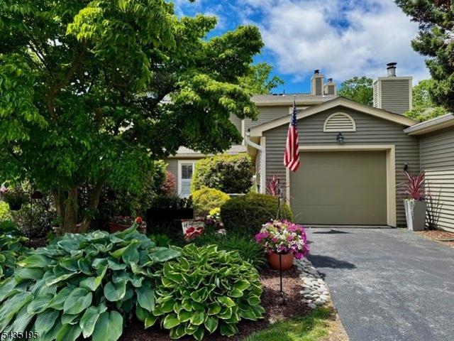11 Old Fourth Dr, Jefferson Township, NJ 07438