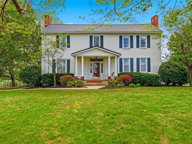 11 Old Port Oliver Rd, Scottsville, KY 42164