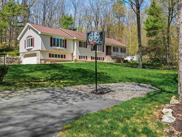 11 Oriole Rd, Windham, NH 03087 | MLS #5086 | Compass