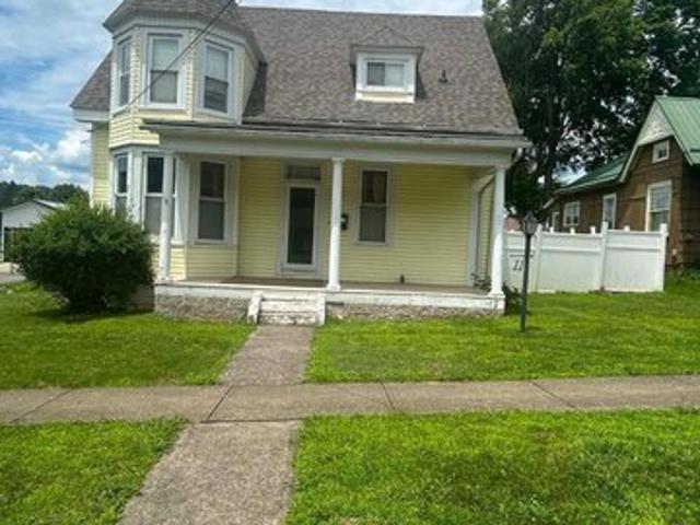 11 Park St, Buckhannon, WV 26201