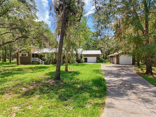 11 Patricia Rd, Yankeetown, FL 34498