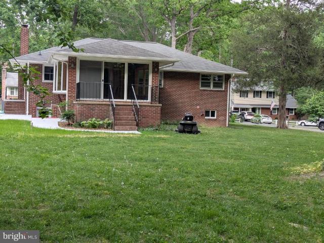 11 Patrick Henry Street