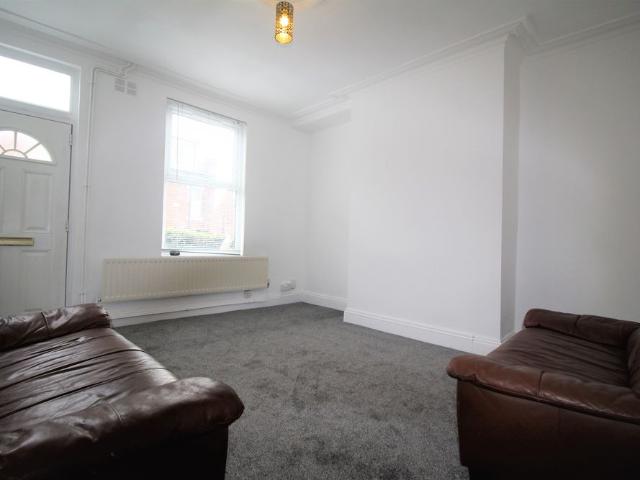 11 Pennington Grove, LS6 2JL, Leeds