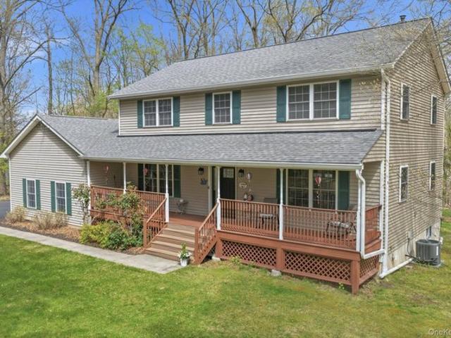 11 Peacock Cir, Washingtonville, NY 10992