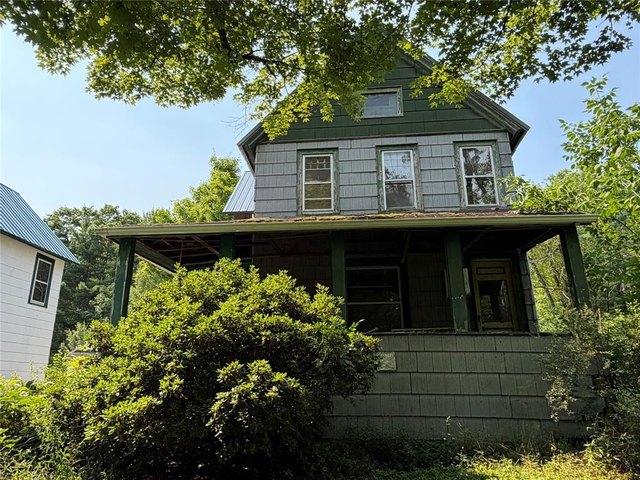 11 Peck Rd, Port Crane, NY 13833