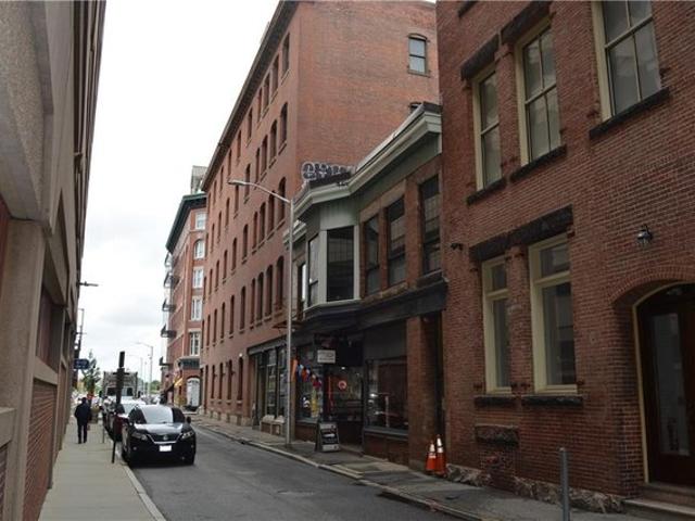 11 Peck St, Providence, RI 02903