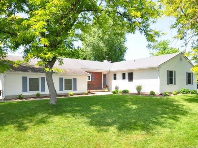 11 Peddler Dr, Windsor, CT 06095
