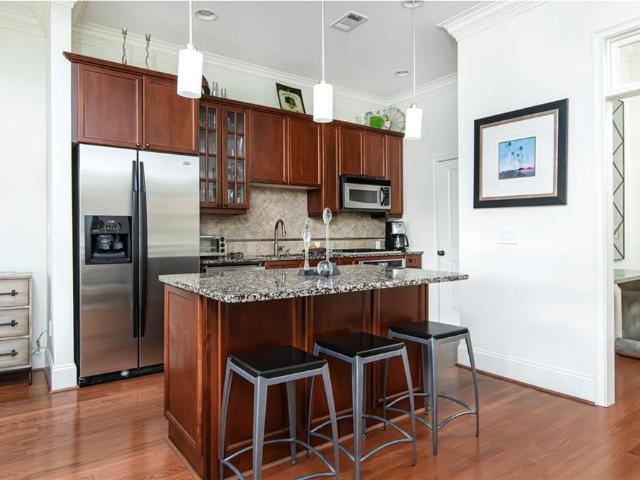 11 Perimeter Center E 2307