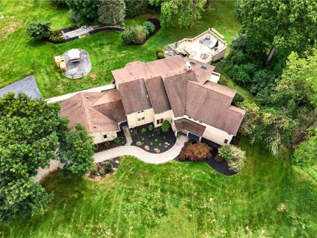 11 Pondview Drive
