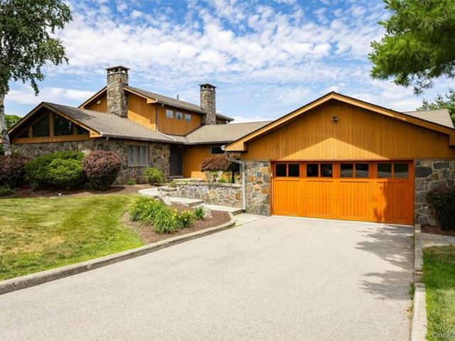 11 Potters Ln, Lagrangeville, NY 12540