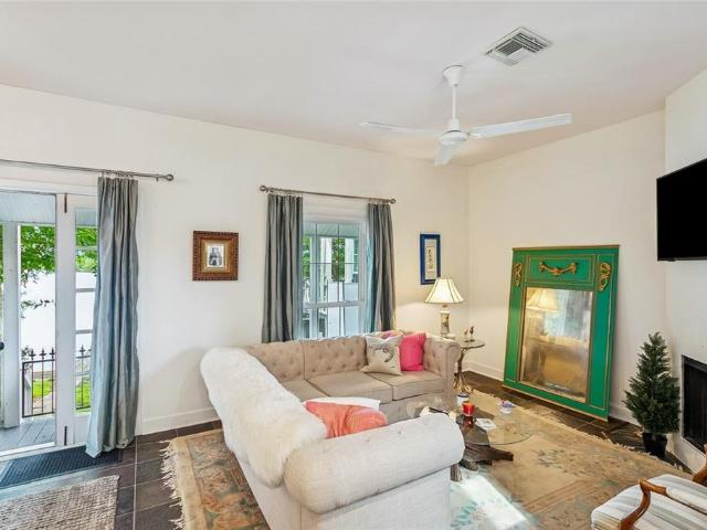 11 Place Lafitte