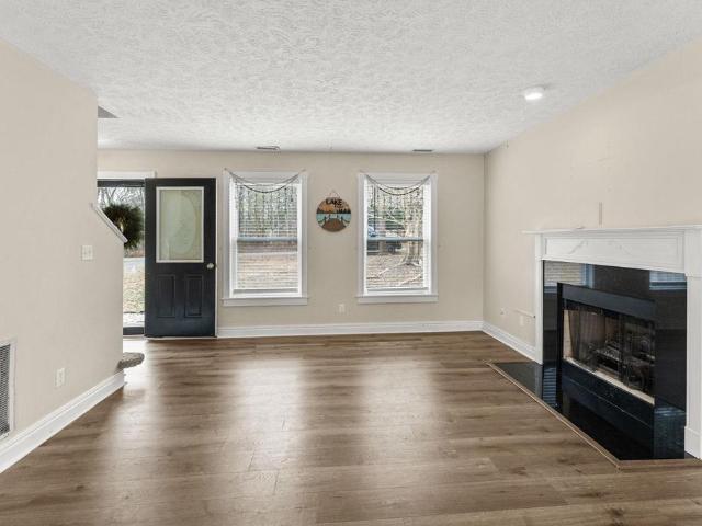 11 Pleasant View Ter