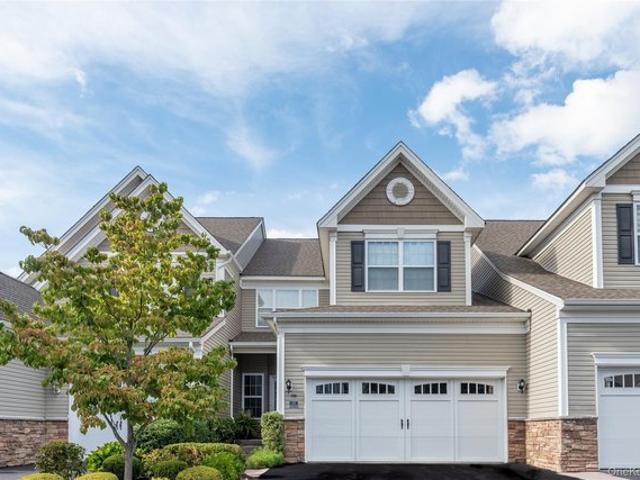 11 Pritchard Ct, Fishkill, NY 12524