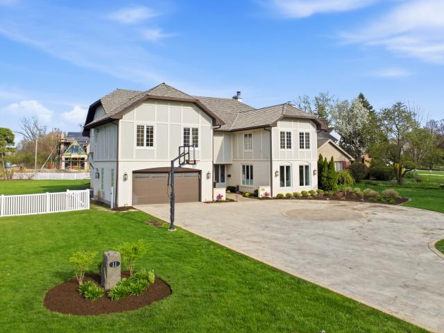 11 Princeton Rd, Hinsdale, IL 60521 | MLS #12620 | Compass