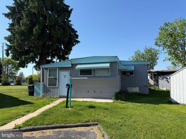 11 R David Dr, Lebanon, PA 17046