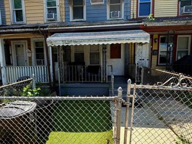 11 Race St, Trenton, NJ 08638