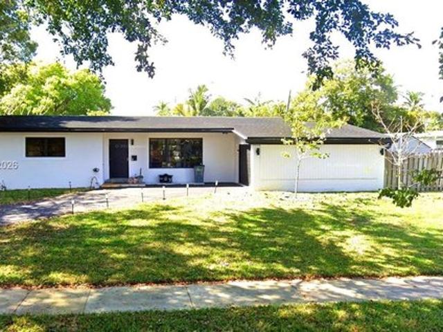11 Redwood Cir, Plantation, FL 33317