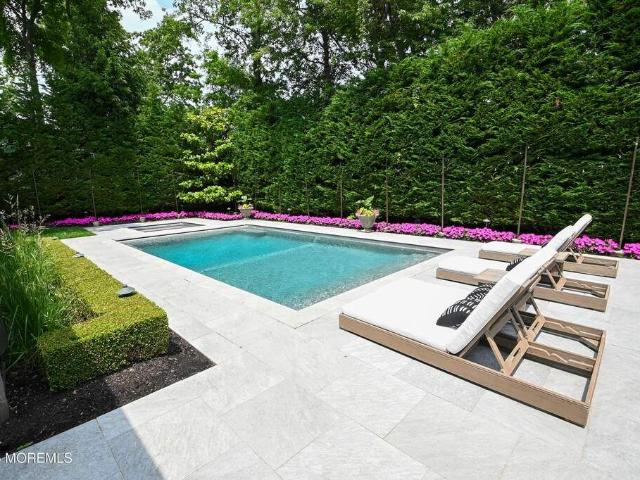 11 Red Oak Drive, Spring Lake, NJ