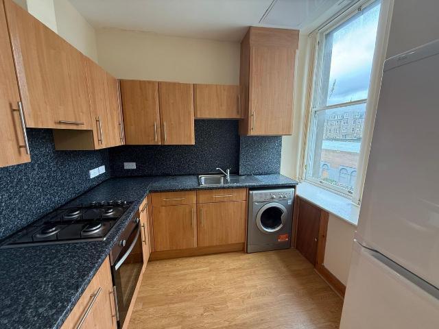 11 Reform Street, Dundee City Centre Near Boots DD1, 3 bed flat to rent, £1,230 pcm | PrimeLocation