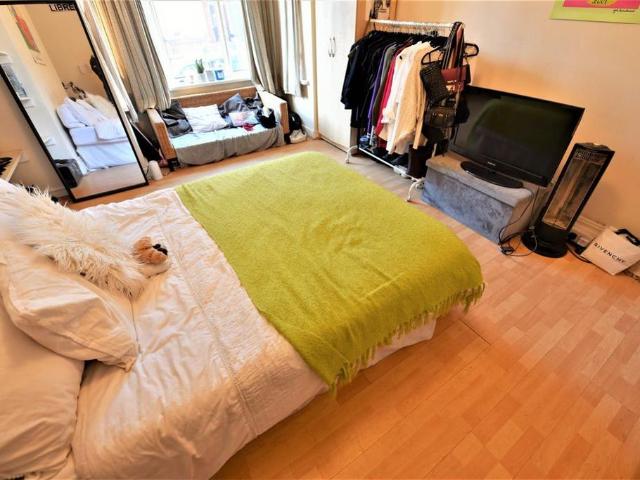 11 Richmond Mount 8 bed house to rent £3,293 pcm £760 pw