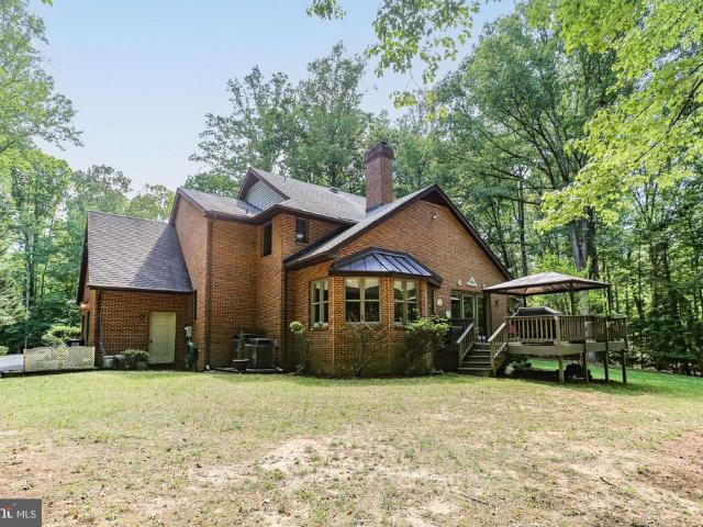 11 River Oak Place