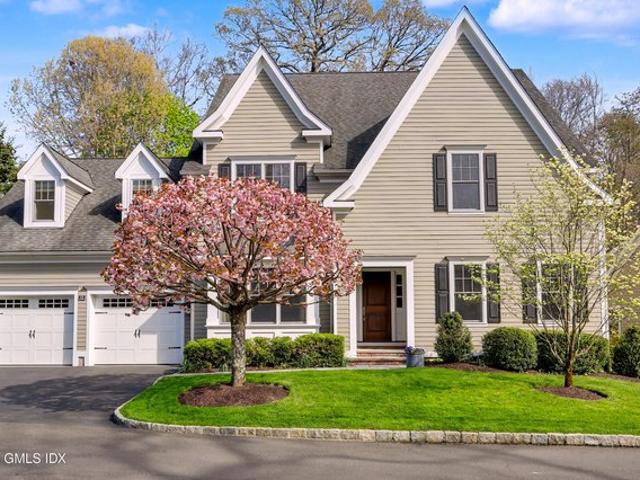 11 River Oaks Dr Unit 11, Stamford, CT 06902