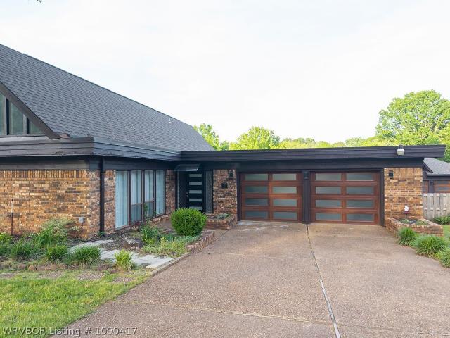 11 Riverlyn Drive