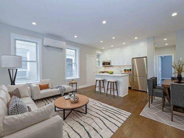 11 room luxury Townhouse for sale in 23 70 26th Street, Queensbridge Houses, New York