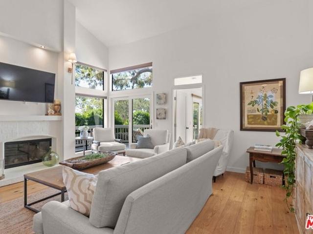 11 Rocky Knl Unit 12, Irvine, CA 92612