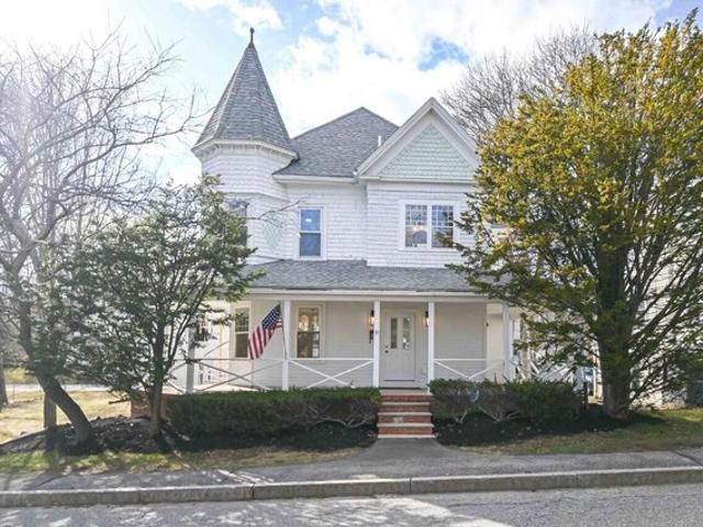 11 Rogers Rd, Kittery, ME 03904