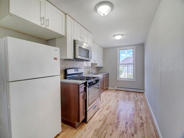 11 Rose Ave