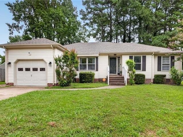11 Rosser Dr, Hampton, VA 23669