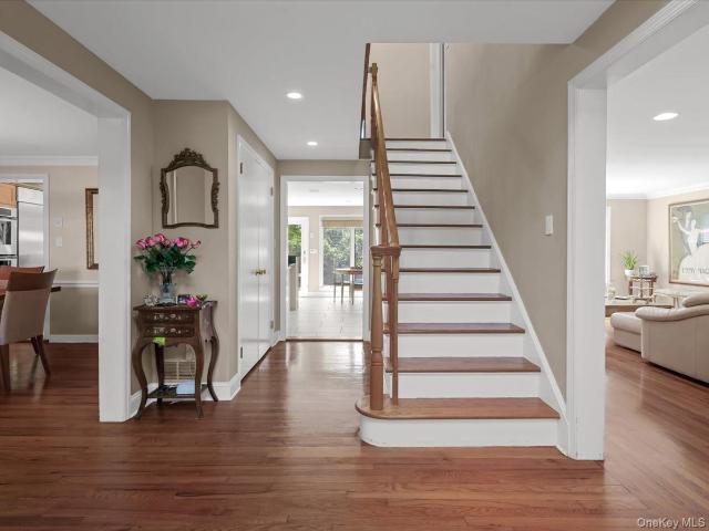 11 Round Hill Road