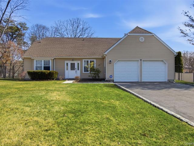11 Royal Dr, Coram, NY 11727 | MLS #976079 | Compass
