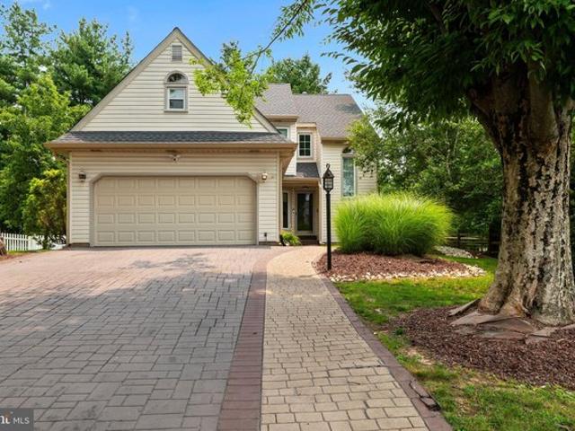 11 Ruby Ct, Newtown, PA 18940