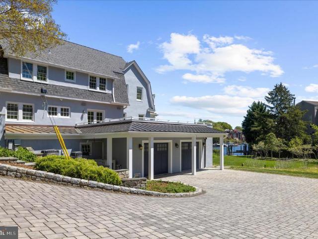 11 S Acton Place