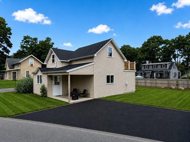 11 S Berryman St, Westport, MA 02790
