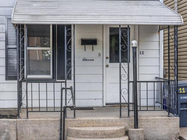 11 S Plum Street