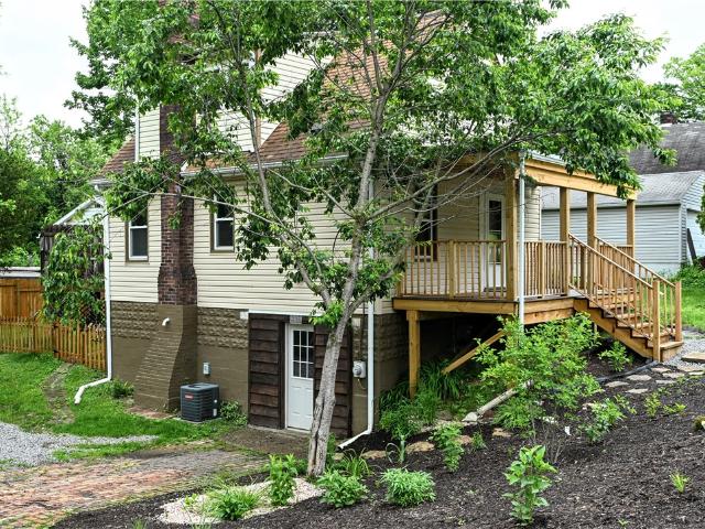 11 Sands Ave