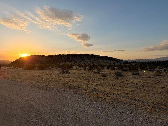 11 Saddle Rock Way, Johnson Valley, CA 92285