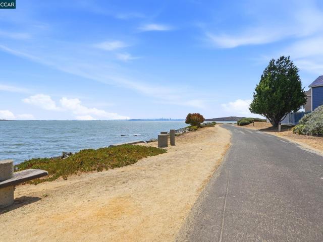 11 Seabreeze Dr