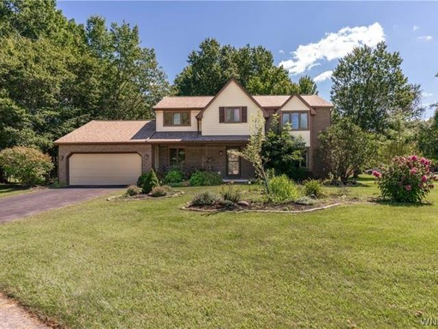 11 Skylark Ct, East Amherst, NY 14051