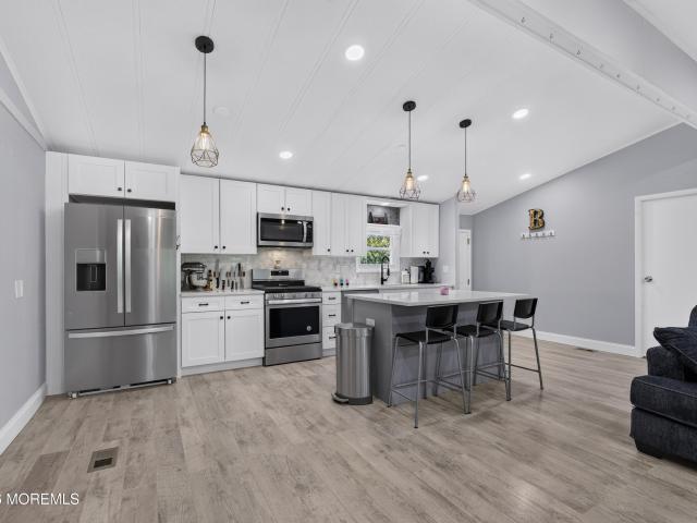 11 Short Oaks Court