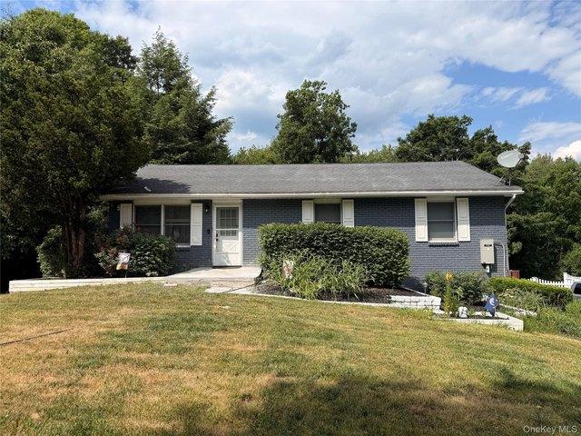 11 Sharon Dr, Highland, NY 12528