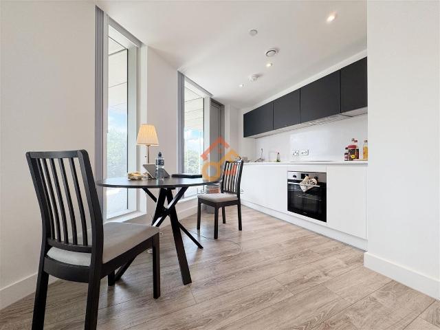 11 Silvercroft Sreet, Manchester M15, 2 bed flat to rent, £1,900 pcm | PrimeLocation