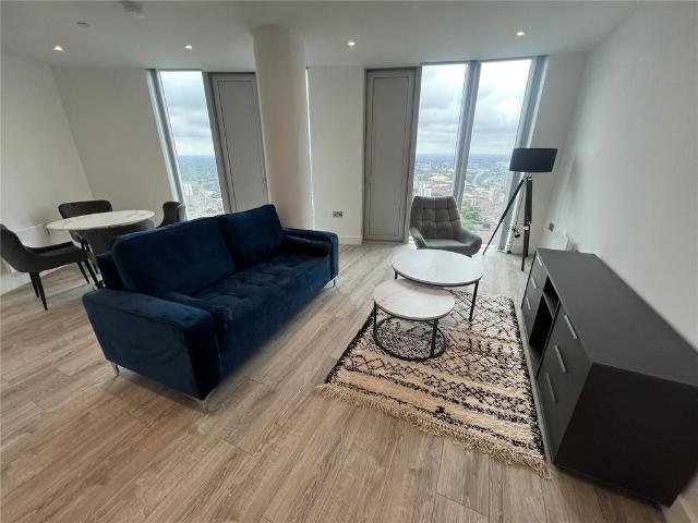 11 Silvercroft Street, Manchester. 3 bed apartment to rent £3,000 pcm £692 pw