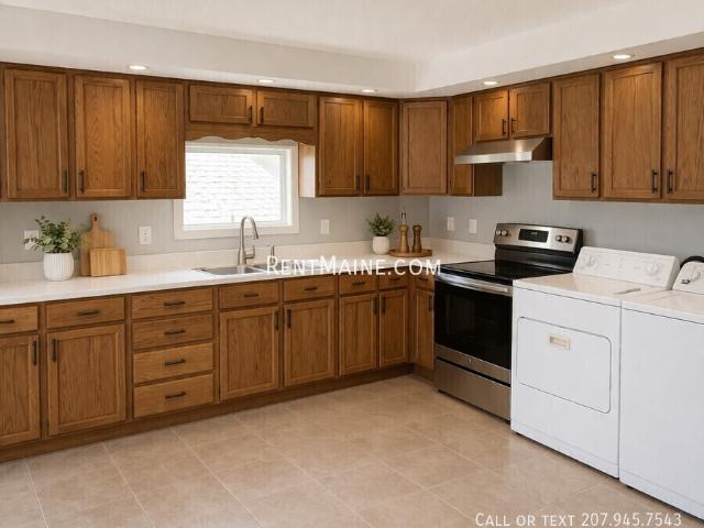 11 Somerset St. Apt 3 beds, 1 full bath